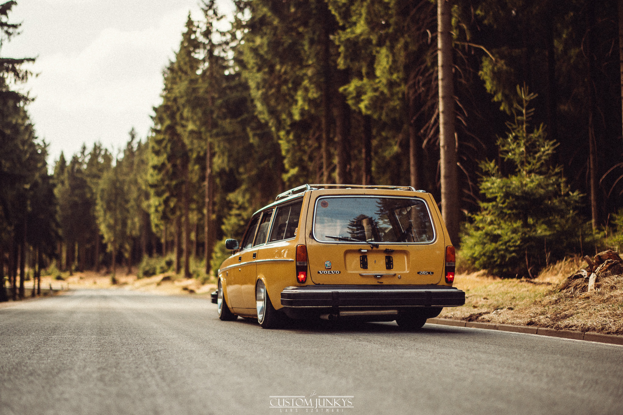 Volvo 245 – CUSTOM JUNKYS