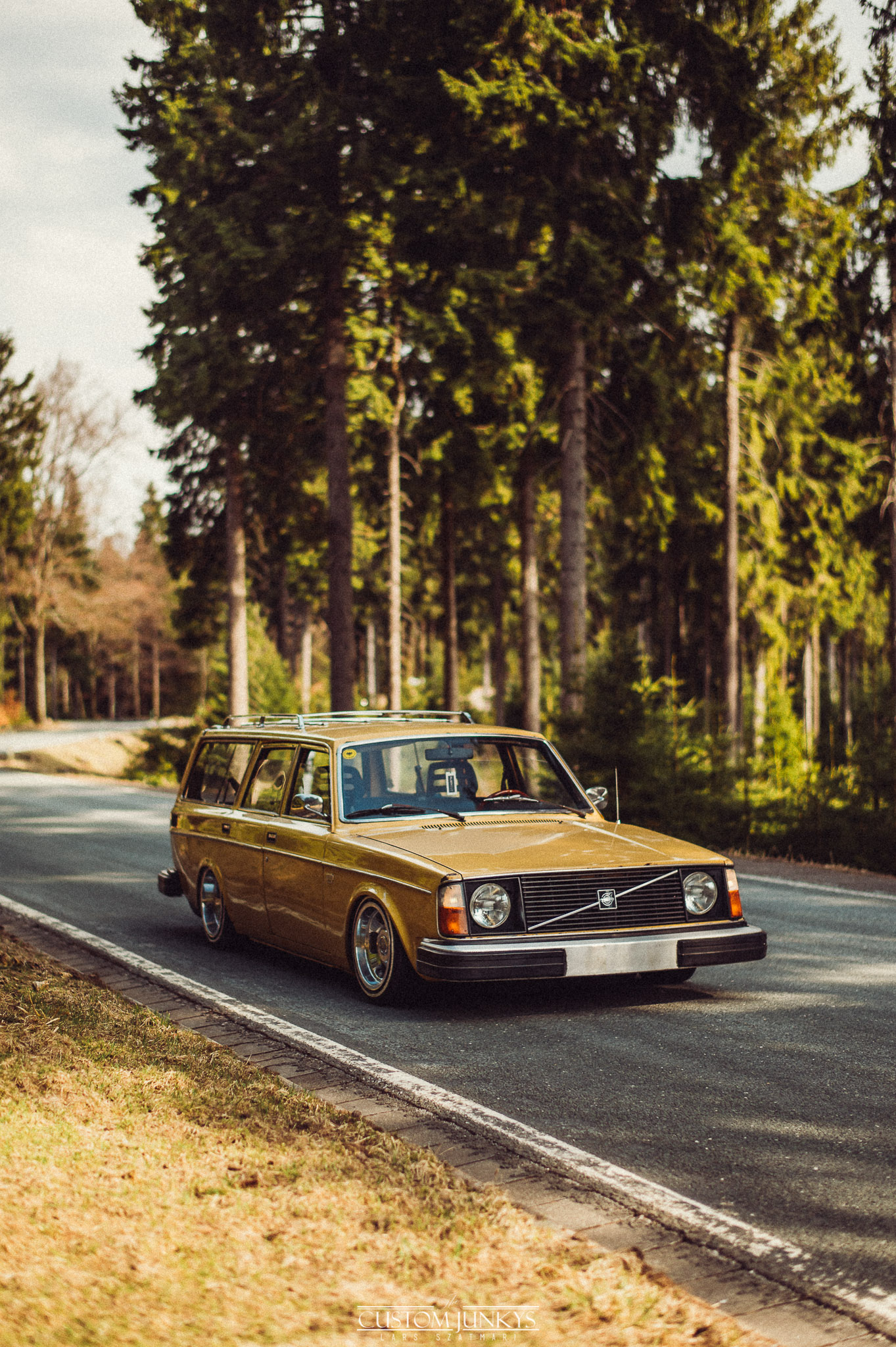 Volvo 245 – CUSTOM JUNKYS